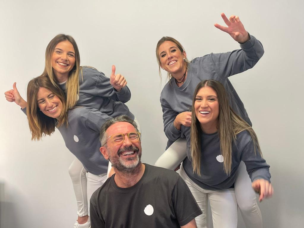 ¿Qué es un prostodoncista? - Clinica Dental Benifaió